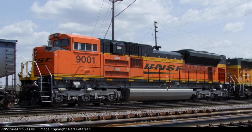 BNSF 9001